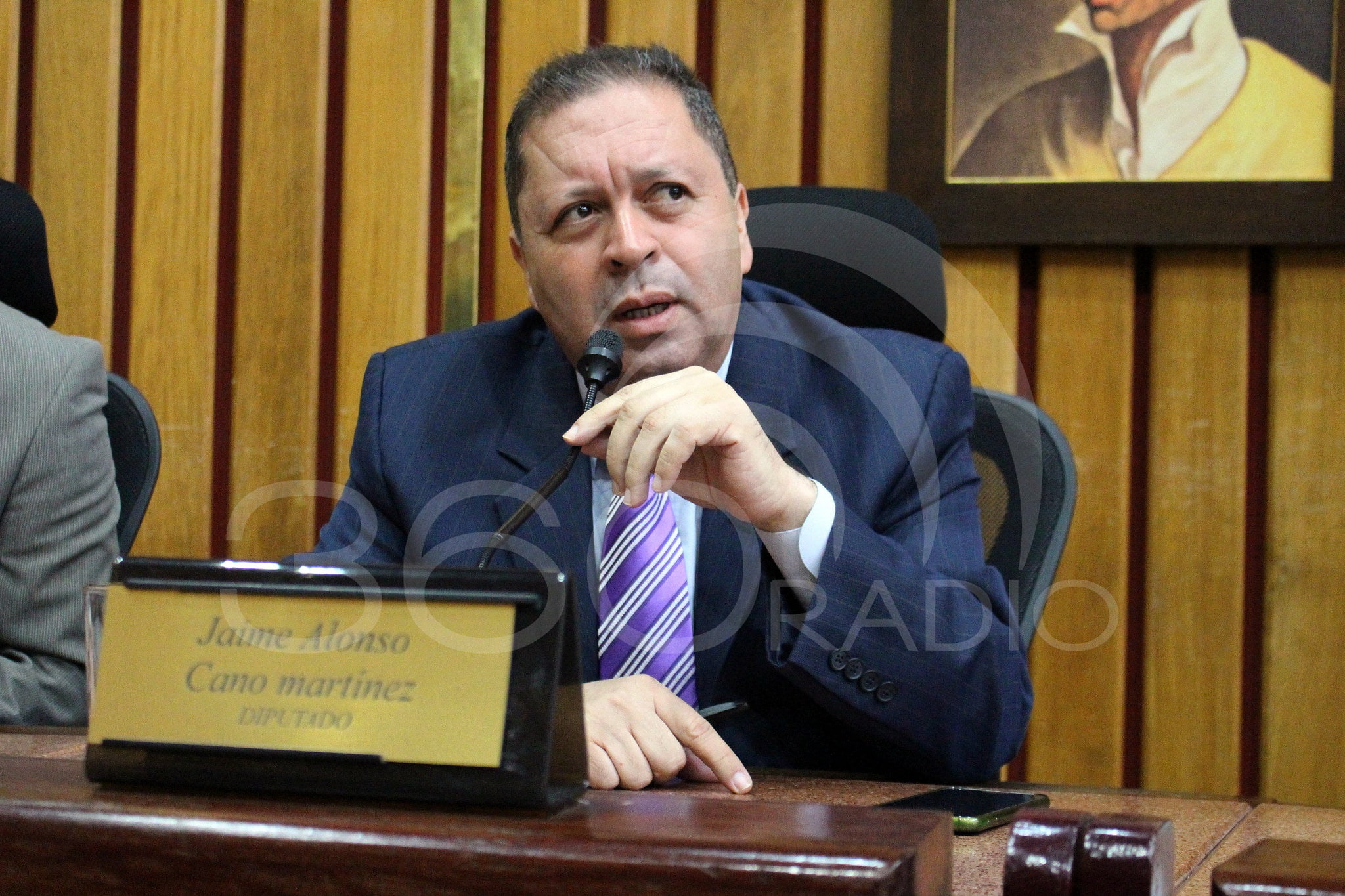 El diputado Jaime Cano se "descompuso"