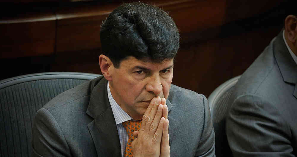 Saúl Cruz fue suspendido por tres meses del cargo