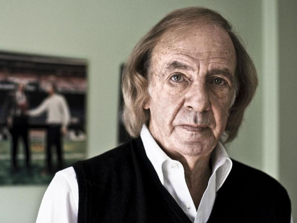 "James juega de James", César Luis Menotti | 360