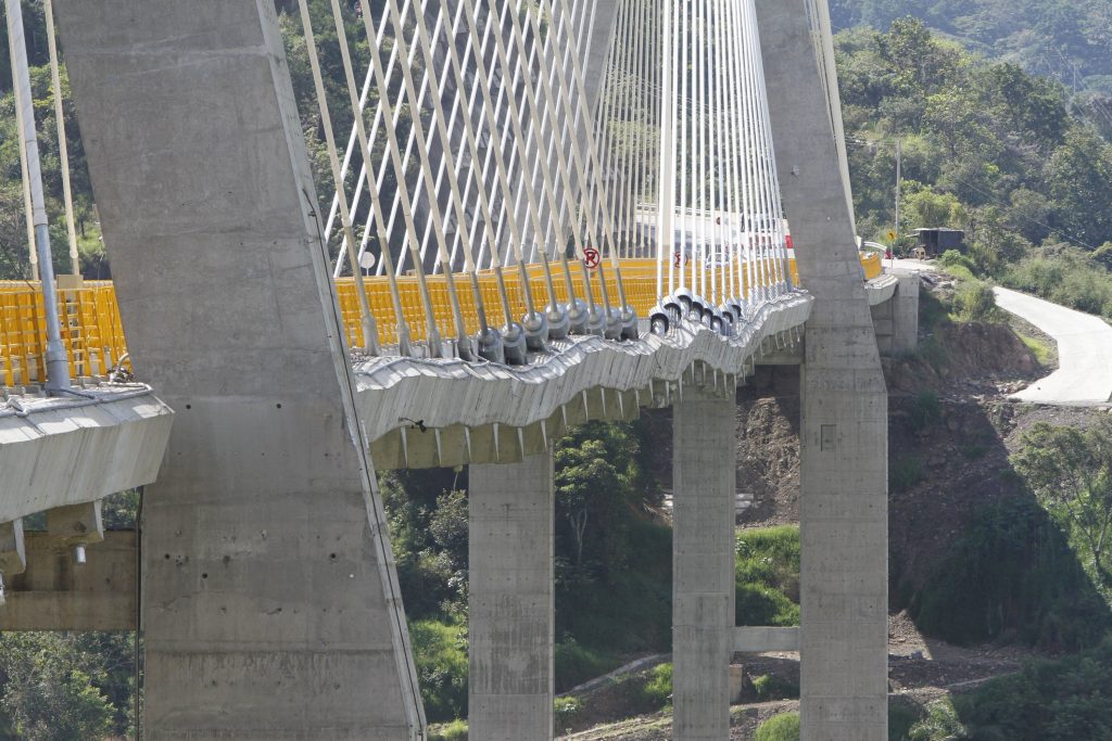 Después de 7 meses de inaugurado, cerrarán puente Hisgaura por fallas