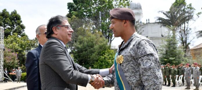 Hoja de vida y quién es el General Pedro Sánchez, nuevo Ministro de ...